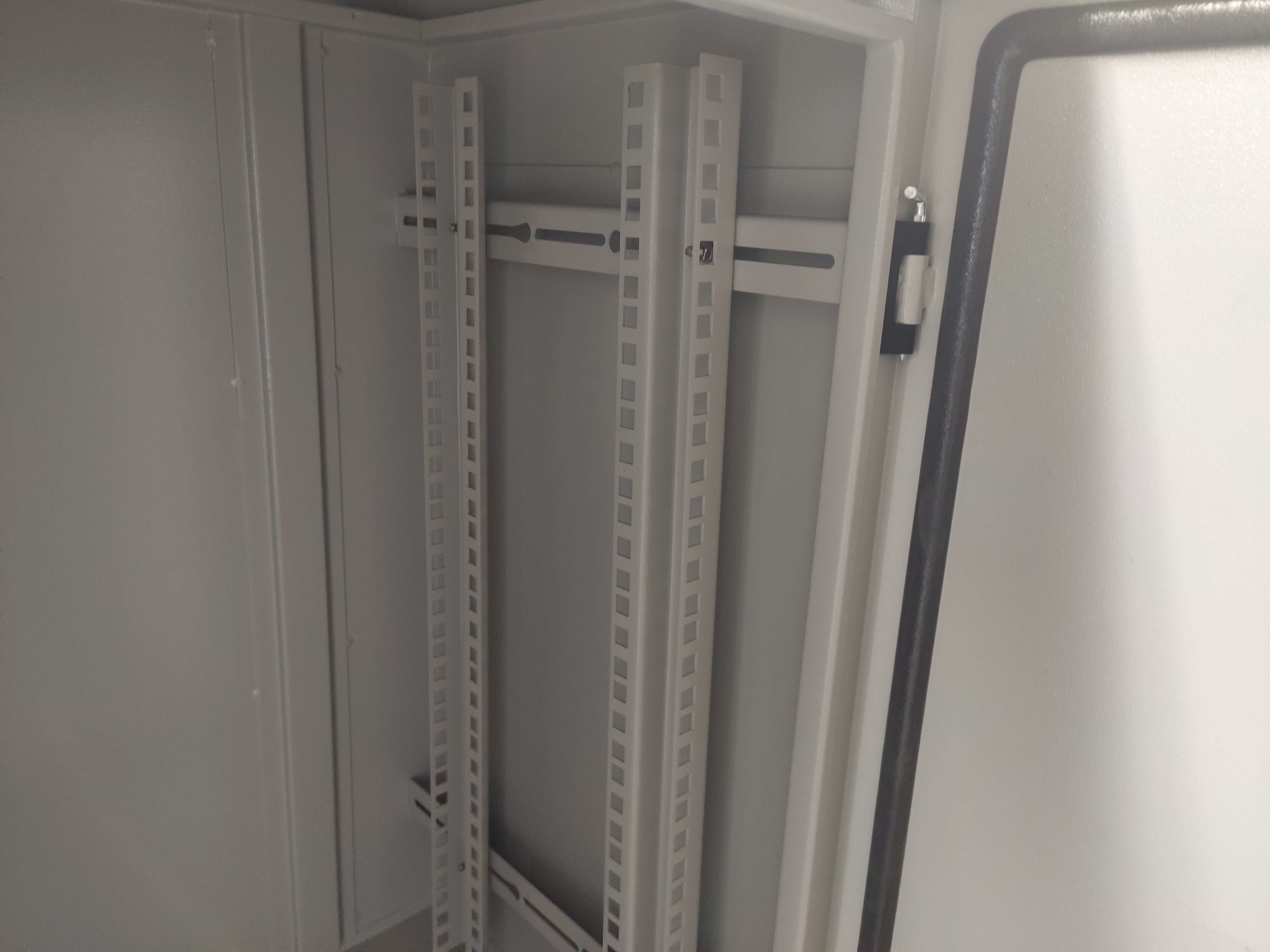 Lockable Server Cabinet / Outdoor Server Enclosure Stainless Steel Made